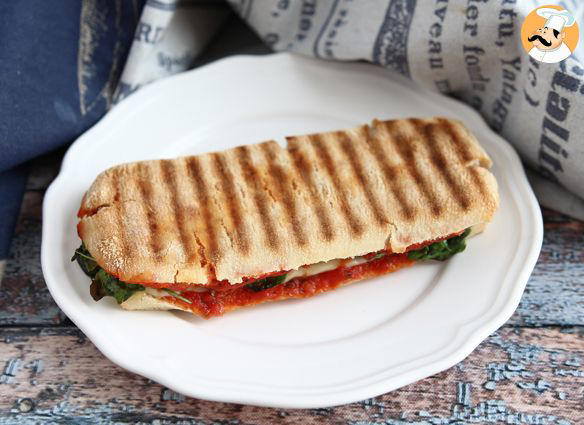 Panini de chorizo y emmental