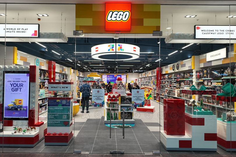 I visited a LEGO superstore and rated all the sets - one in particular ...