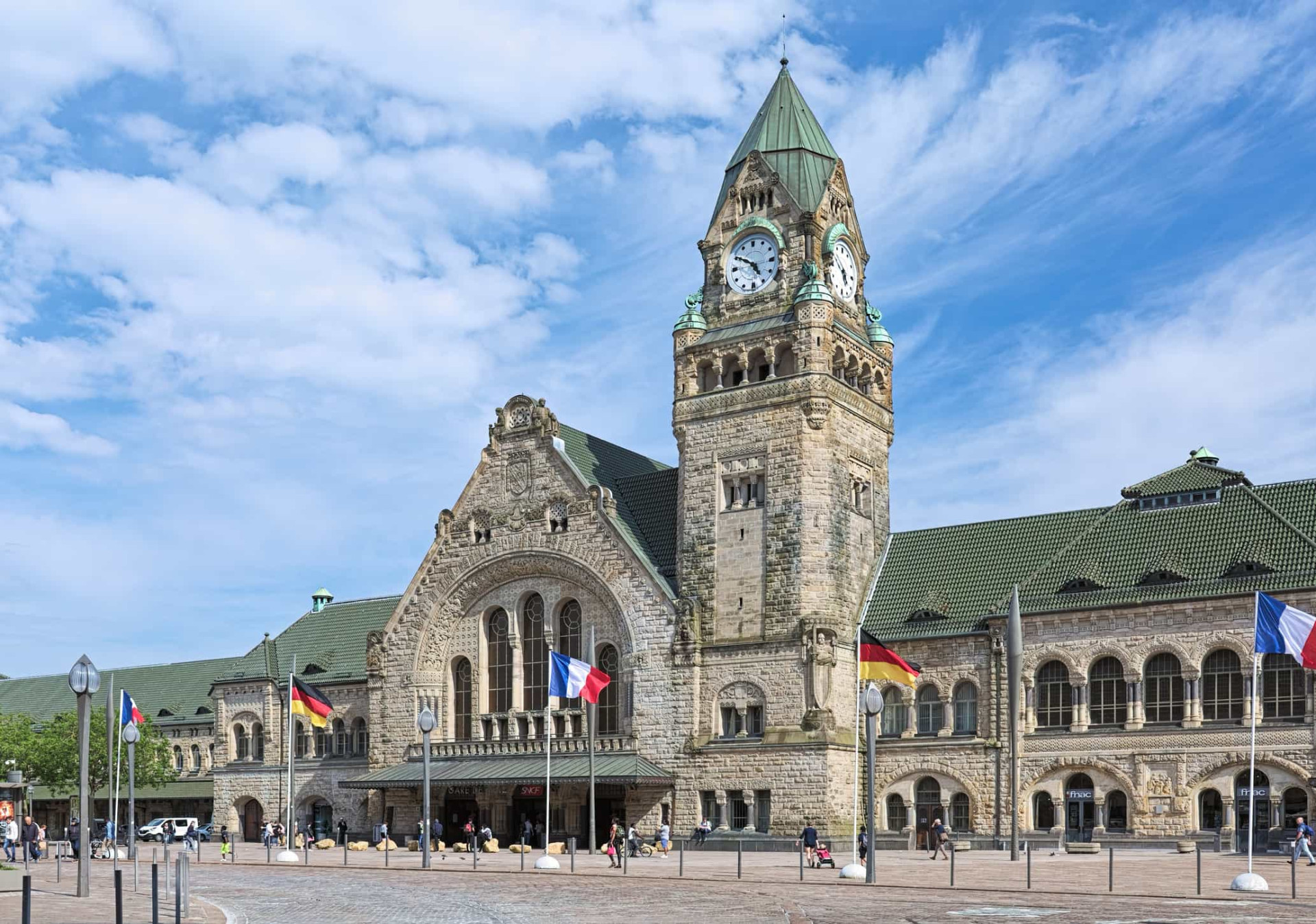 Where to admire the world's most beautiful train stations