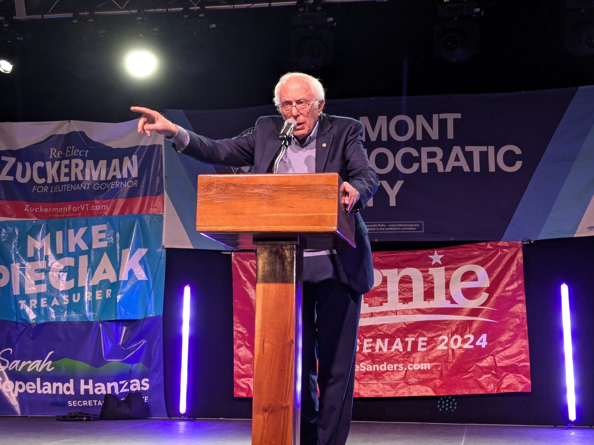 'The American people are angry and want change': Bernie Sanders slams ...