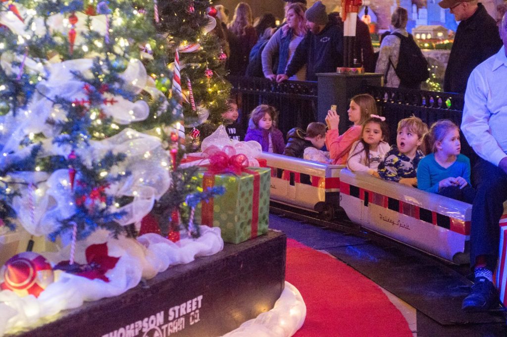 Fun Christmas & Santa trains in Kansas City (holiday trains)