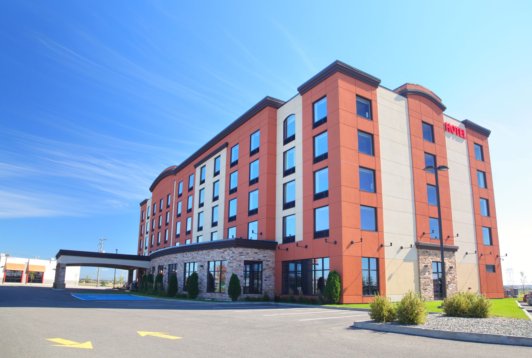 16 Things You Should Never Overlook When Checking into a Hotel