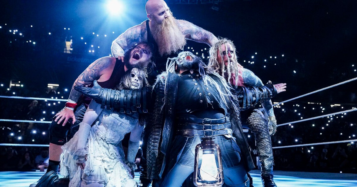 The Wyatt Sicks lantern stolen on WWE SmackDown