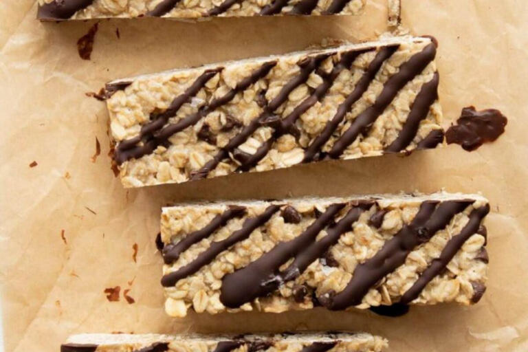 12 Homemade Protein Bars We Can't Stop Eating