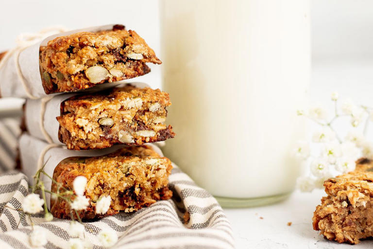 12 Homemade Protein Bars We Can't Stop Eating