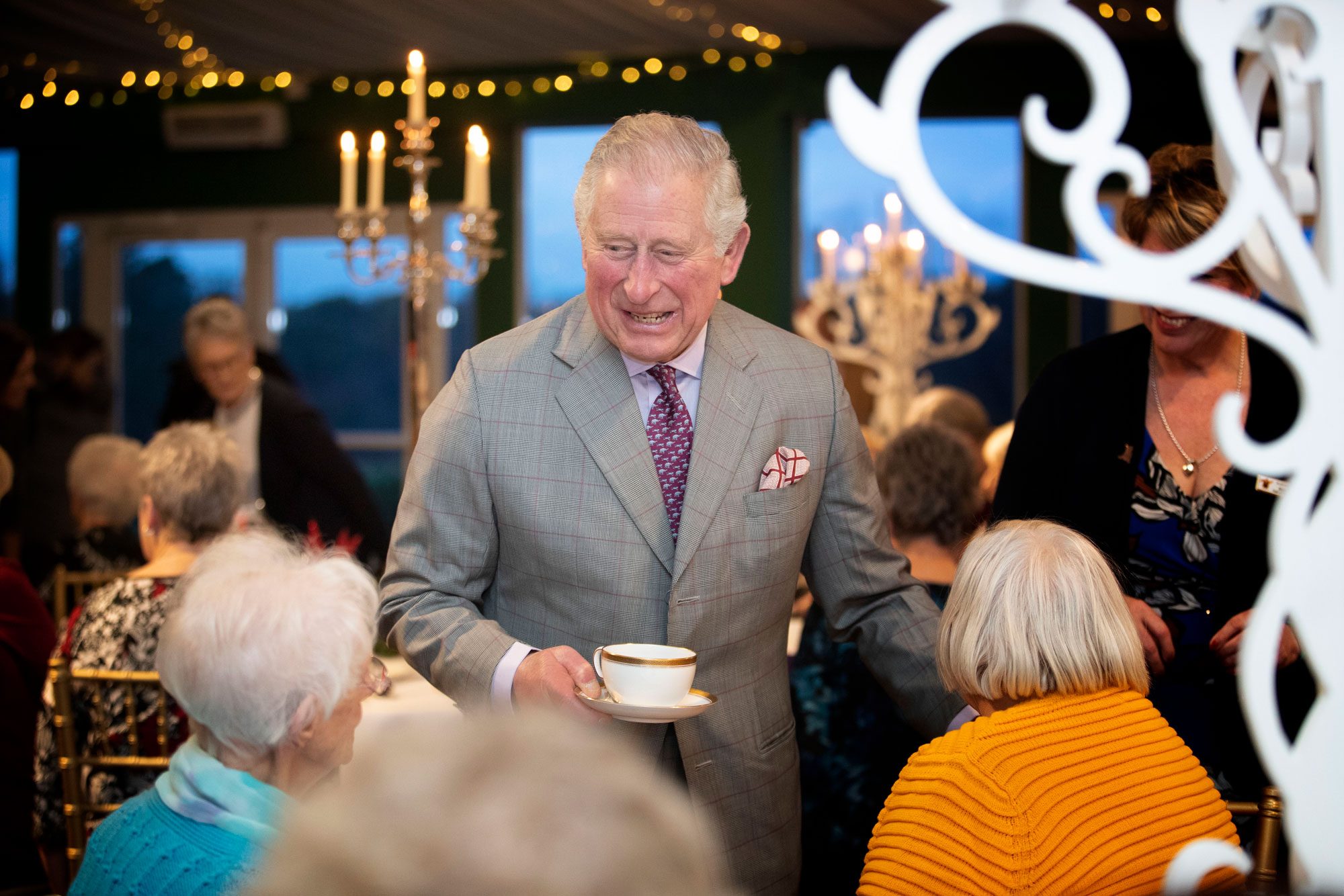 What the Royal Family Eats on Christmas Day, According to Their ...