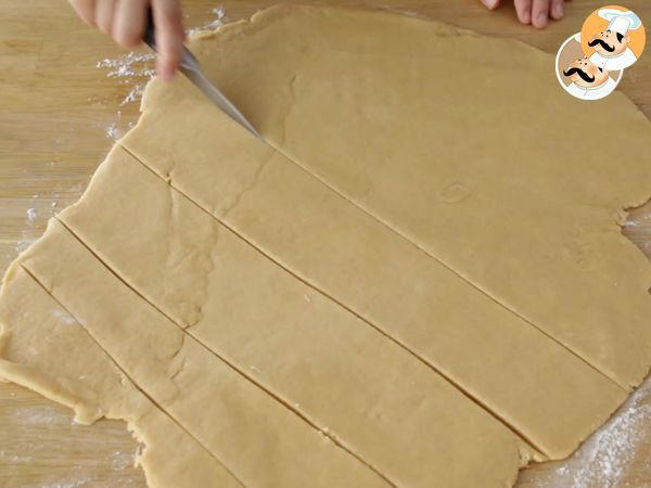 Mardi Gras diamond-shaped donuts - video recipe!