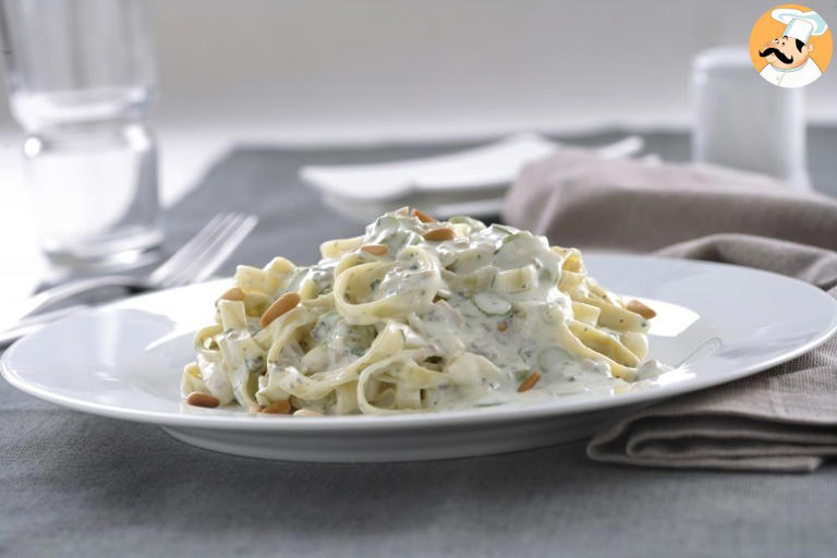Pasta con Philadelphia finas hierbas y champiñones