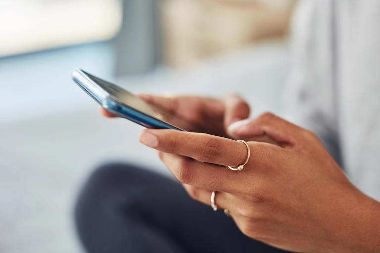 Apple, Android users on notice from FBI, CISA about texts amid 'massive ...