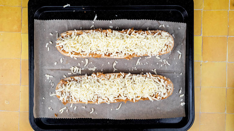 Easy Cheesy Marmite Garlic Bread