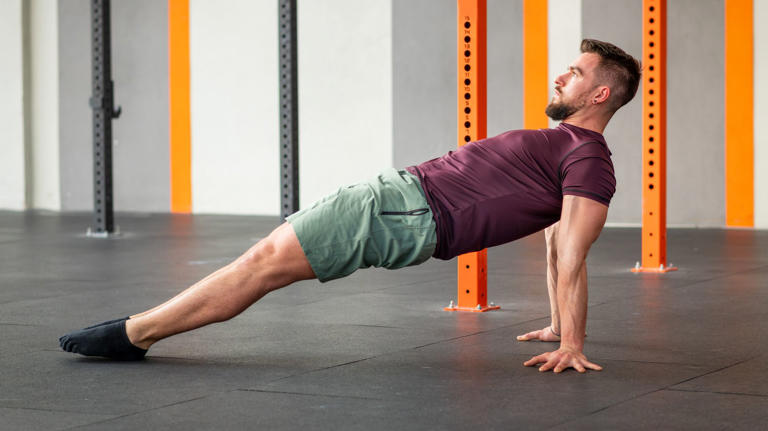 Strengthen Your Core And Pelvic Floor Muscles With This Trainers Five