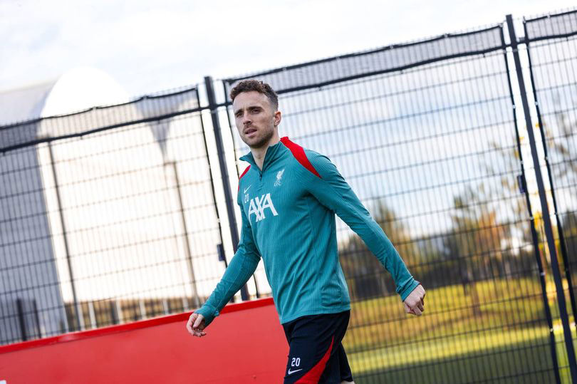 Arne Slot explains Liverpool selection decision and gives update on ... Arne Slot explains Liverpool selection decision and gives update on ...