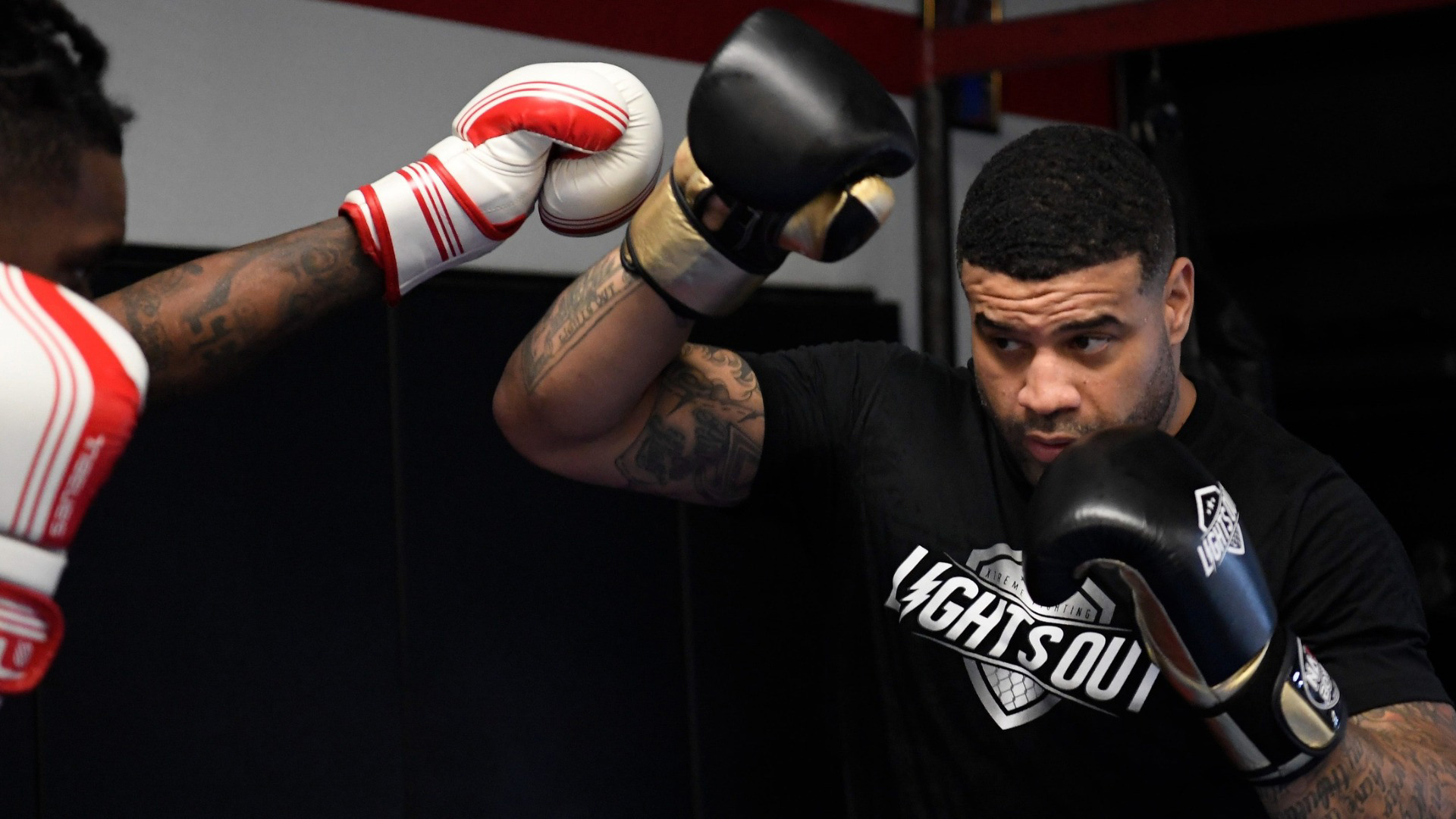 Shawne Merriman's Lights Out Sports TV: A Tailgate Revolution Shawne Merriman's Lights Out Sports TV: A Tailgate Revolution