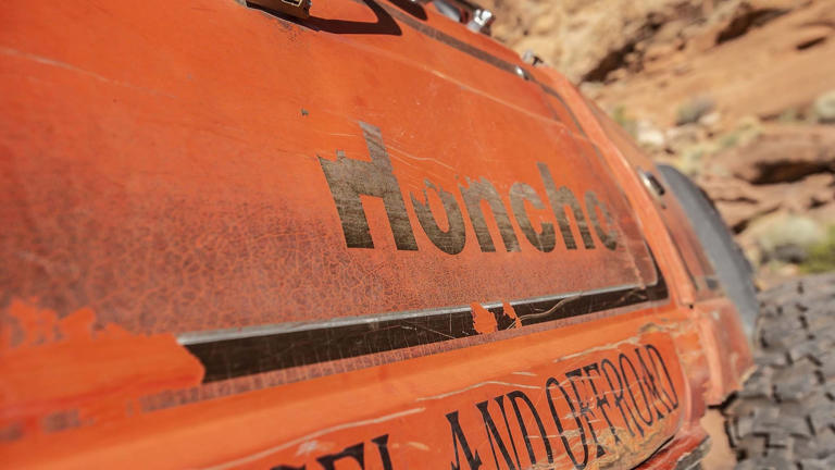 Project in Pictures: Check Out This Rad 1977 Jeep Honcho Build!