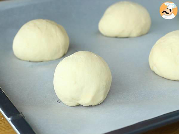 Homemade burger buns (buns)