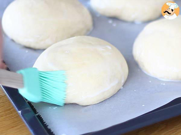 Homemade burger buns (buns)