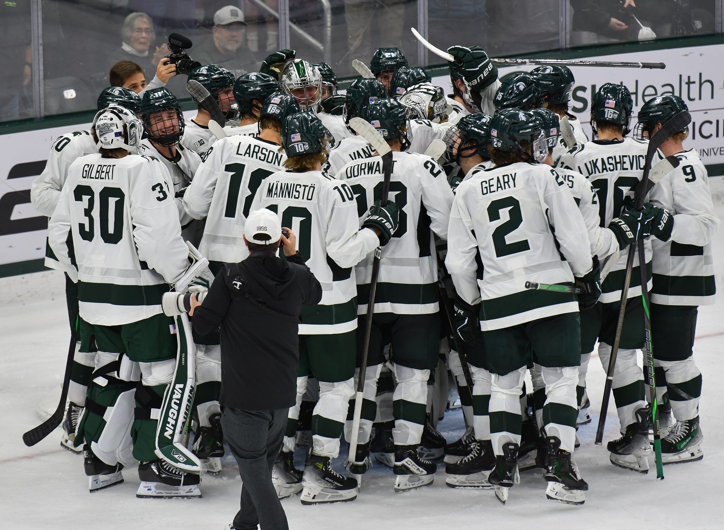 Michigan State hockey downs Ohio State in game one