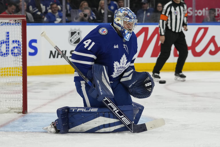 Craig Berube reveals Anthony Stolarz is day-to-day with lower-body injury Craig Berube reveals Anthony Stolarz is day-to-day with lower-body injury