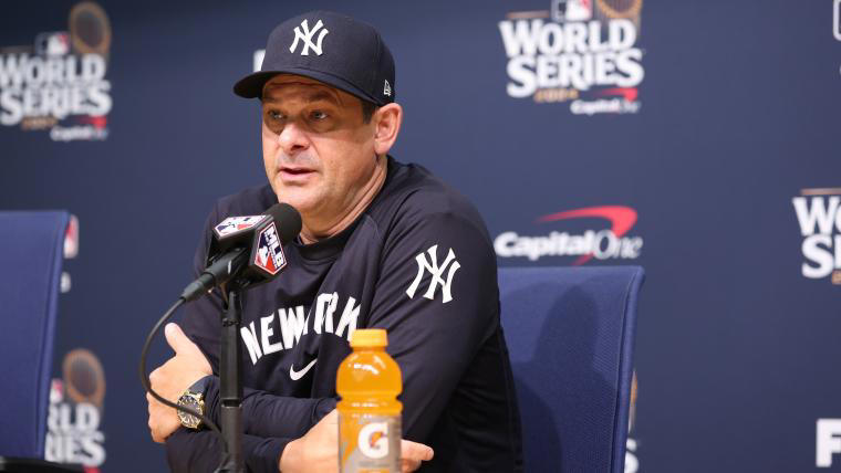 Yankees planning to begin contract extension talks with Aaron Boone Yankees planning to begin contract extension talks with Aaron Boone