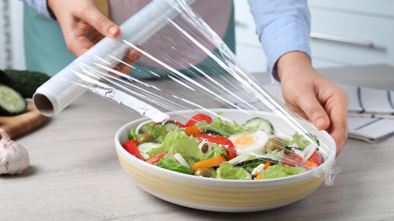 14 Tips You Need When Using Plastic Wrap In The Kitchen