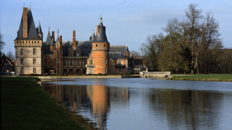 Escape Paris Crowds At A Nearby Well-Preserved Chateau And Museum ... Escape Paris Crowds At A Nearby Well-Preserved Chateau And Museum ...