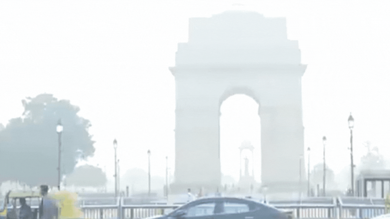 Delhi chokes: Residents continue to battle with air pollution as AQI ... Delhi chokes: Residents continue to battle with air pollution as AQI ...
