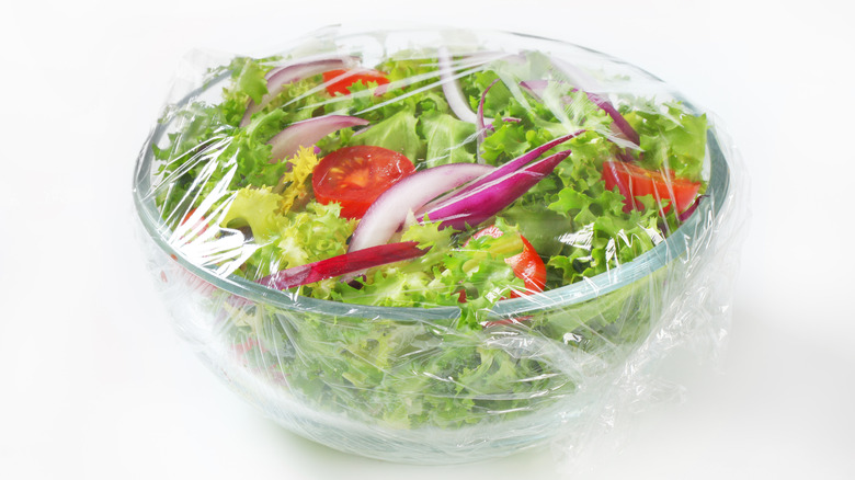 14 Tips You Need When Using Plastic Wrap In The Kitchen
