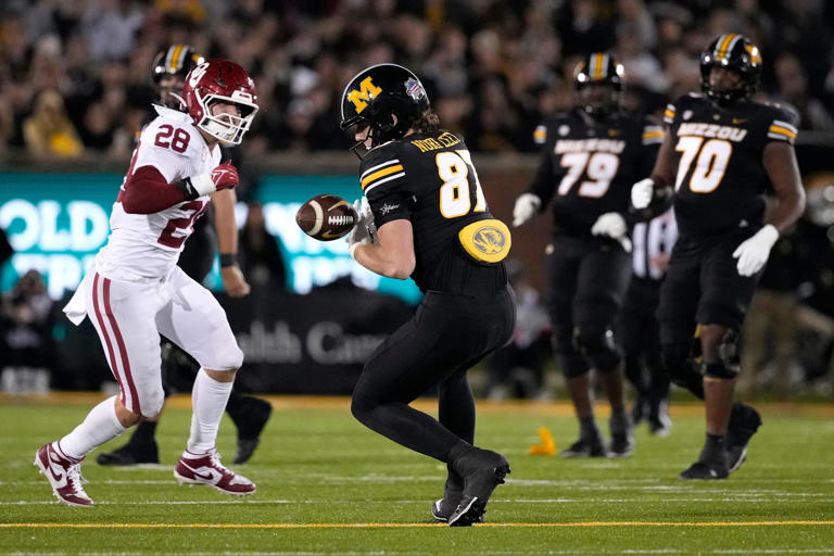 Injury timelines and O-line: Notes from first Missouri football ...