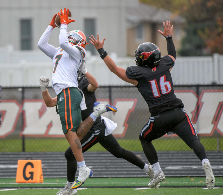 'Court, field ... you pick': Illinois football gets commit from Class of 2026 two-sport star