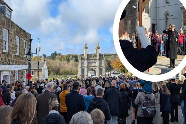 PICTURES: Hundreds gather to pay tribute on Remembrance Sunday in Helston PICTURES: Hundreds gather to pay tribute on Remembrance Sunday in Helston