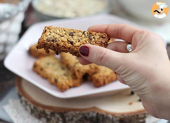 Easy crunchy cereal bars - 5 ingredient vegan recipe