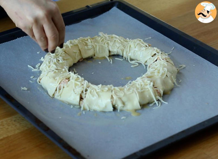 Salmon and mustard puff pastry crown
