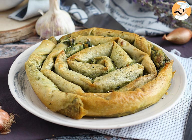 Borek, türkischer spinat-käse-kuchen
