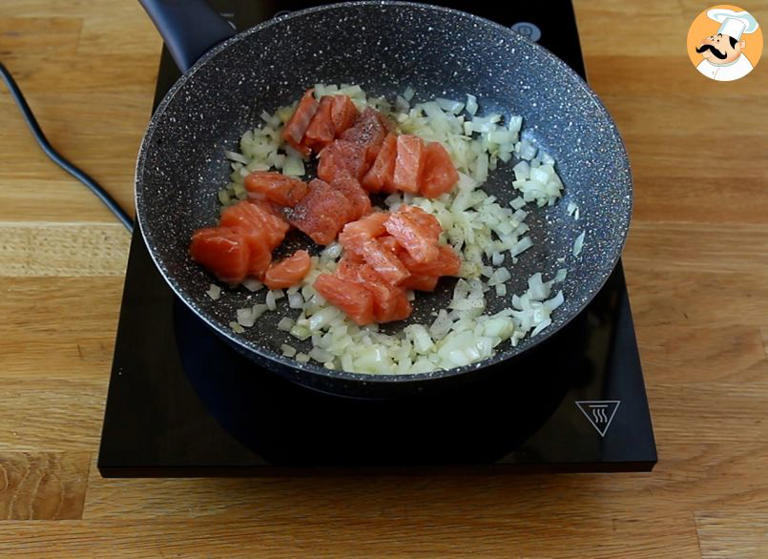 Salmon and mustard puff pastry crown