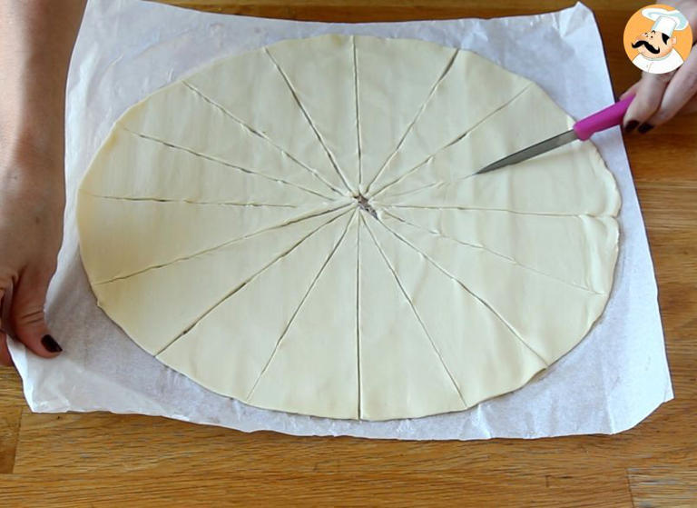 Salmon and mustard puff pastry crown