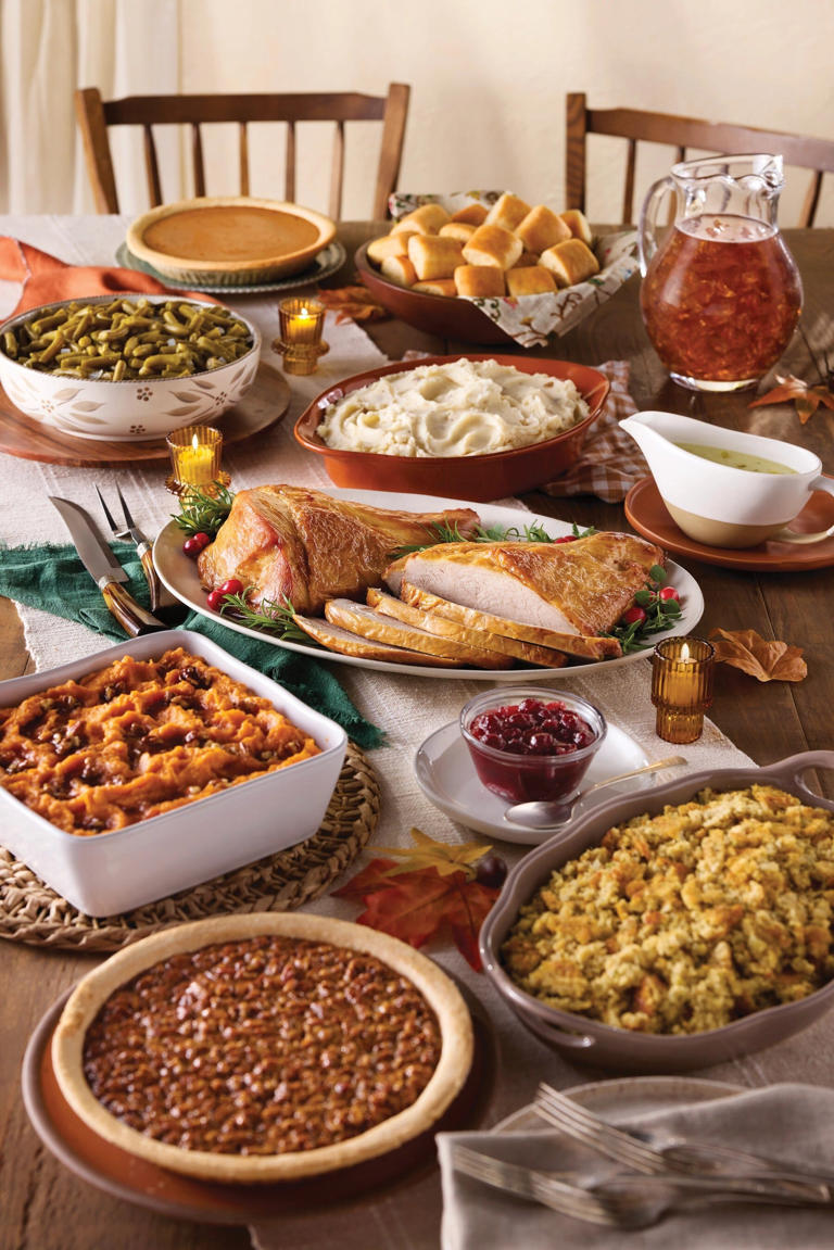 The Cracker Barrel Thanksgiving 2025 menu is out now. Here's what you ...