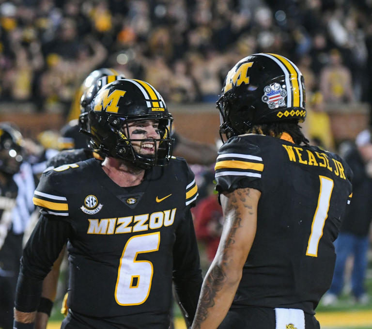 Backup QB Drew Pyne to hit transfer portal