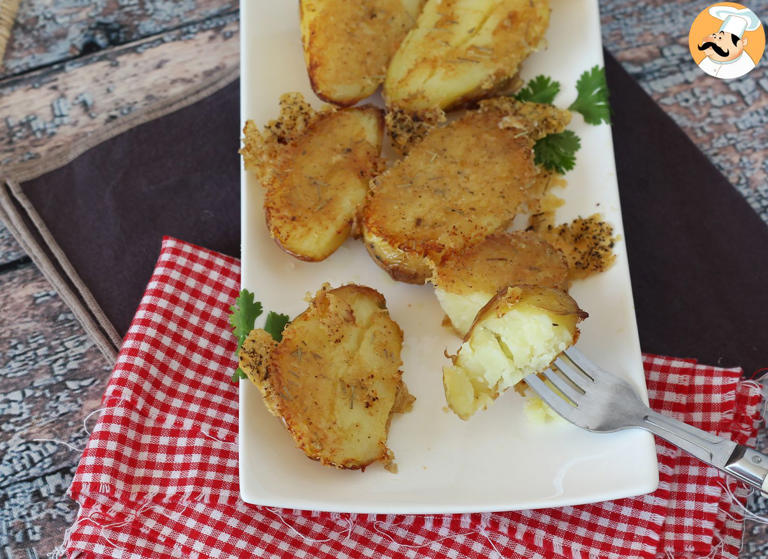 Pommes de terre croustillantes au parmesan, la recette économique que ...