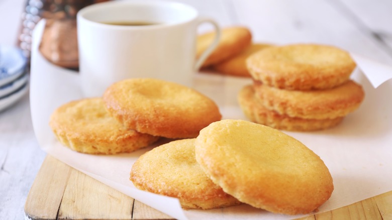 12 Types Of French Cookies, Explained