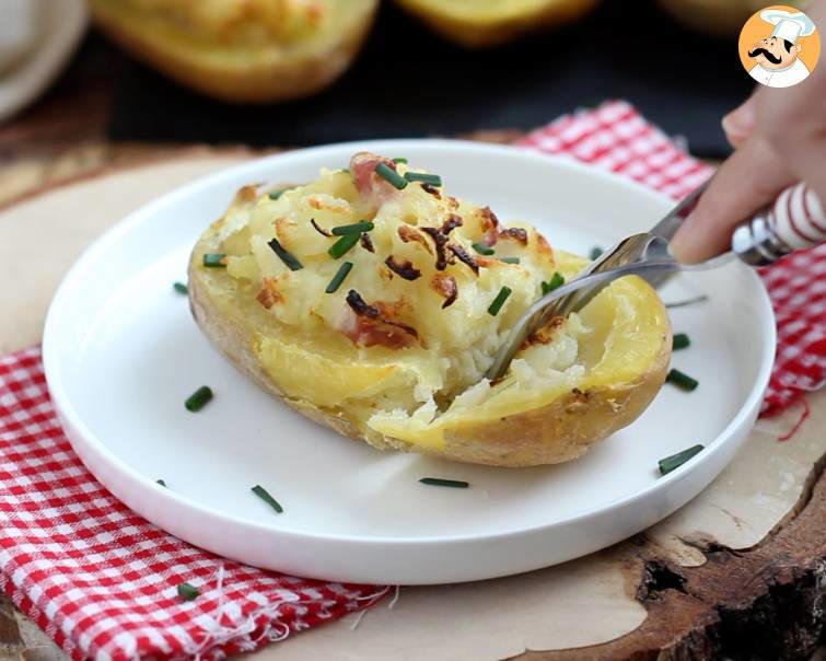 Stuffed potatoes with bacon and cheese