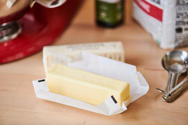 This farmhouse butter dish would be right at home in my mom's kitchen