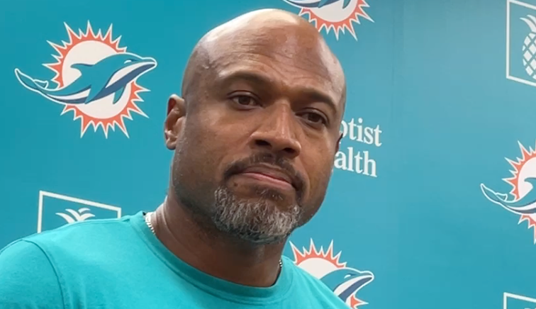 Miami Dolphins' Anthony Weaver, like Dan Campbell, sounds hungry for ...