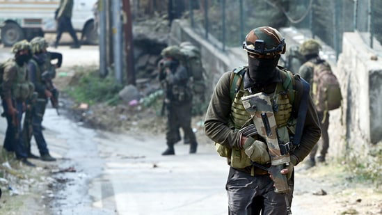 Encounter breaks out with terrorists in Kashmir's Bandipora, operation ... Encounter breaks out with terrorists in Kashmir's Bandipora, operation ...
