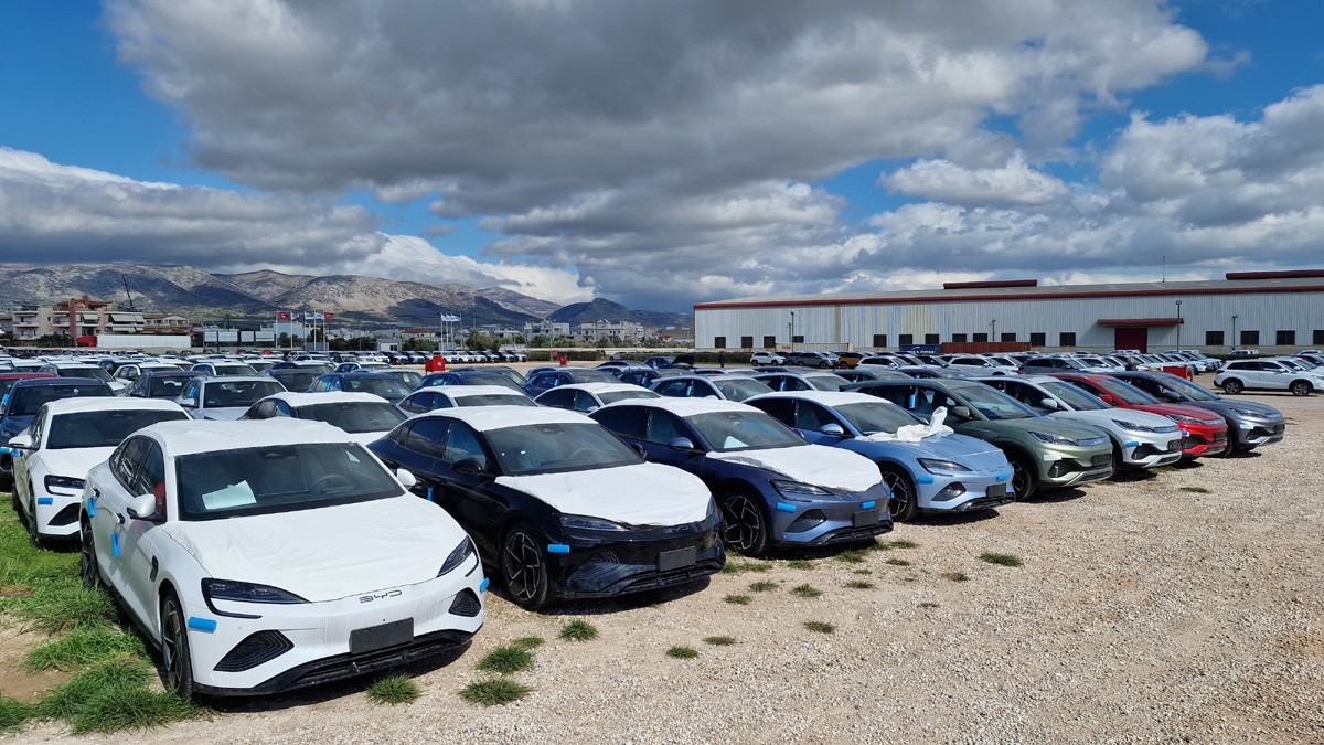 Η BYD τριπλασιάζει τις πωλήσεις της στην Ευρώπη ξεπερνώντας την Tesla