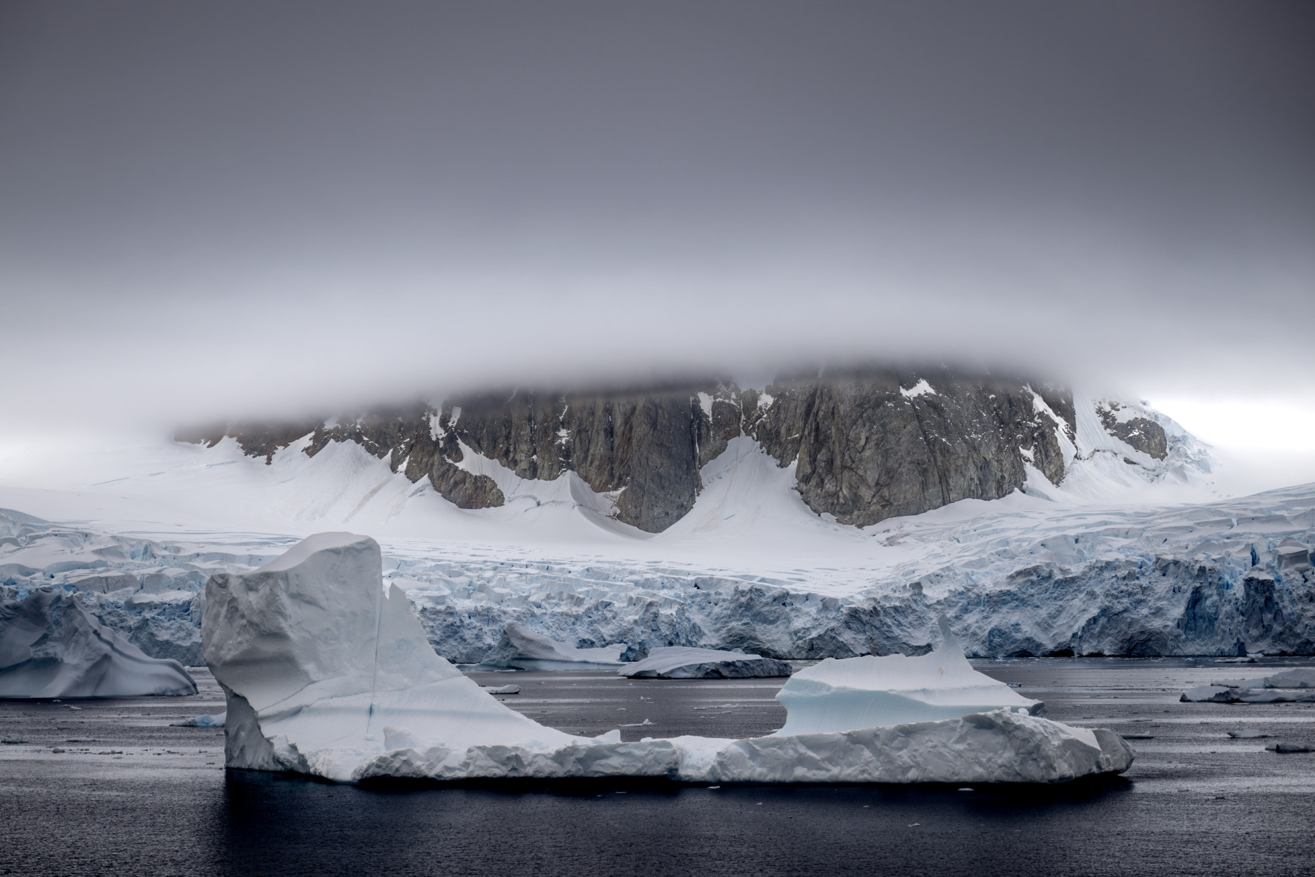 New study links melting ice in Antarctica to subsurface volcanic activity