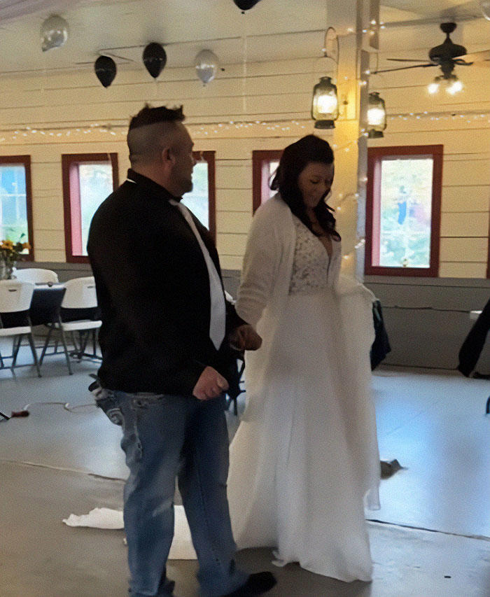 “Unfriend And Block”: Bride Heartbroken After Entering Empty Venue As ...
