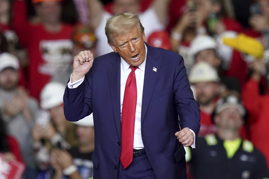 Top Trump Aide Says Ex-FBI Agent, Congressman Out of Running For FBI ...