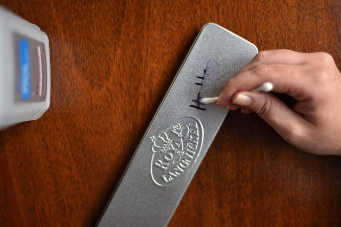 22 Brilliant Uses for Q-Tips That’ll Come in Handy