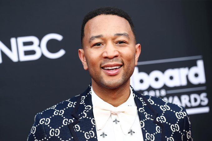 22 Famous People You Didn’t Know Are Middle Children