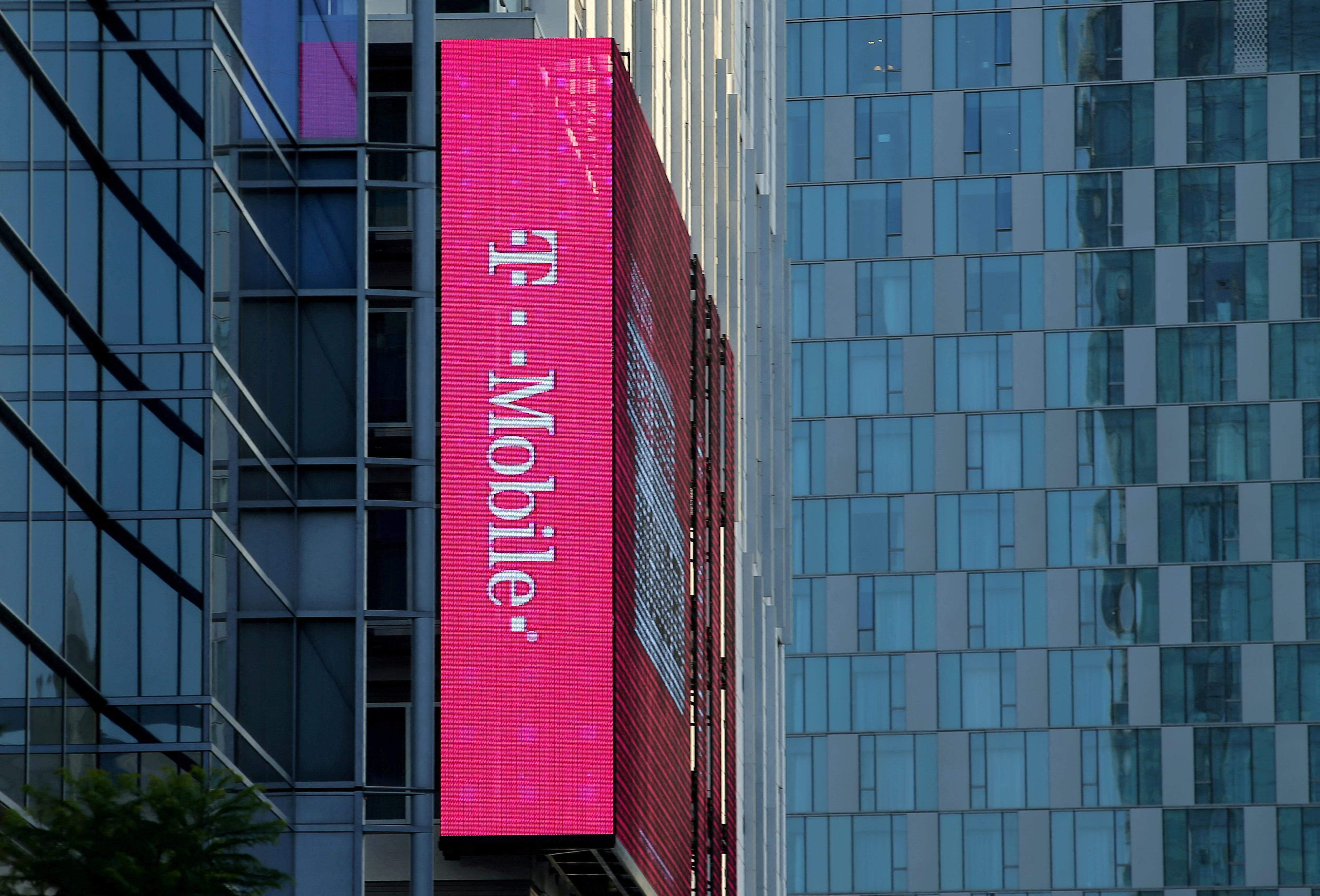 U.S. Cellular sale to T-Mobile affects over 40 stores in state ...